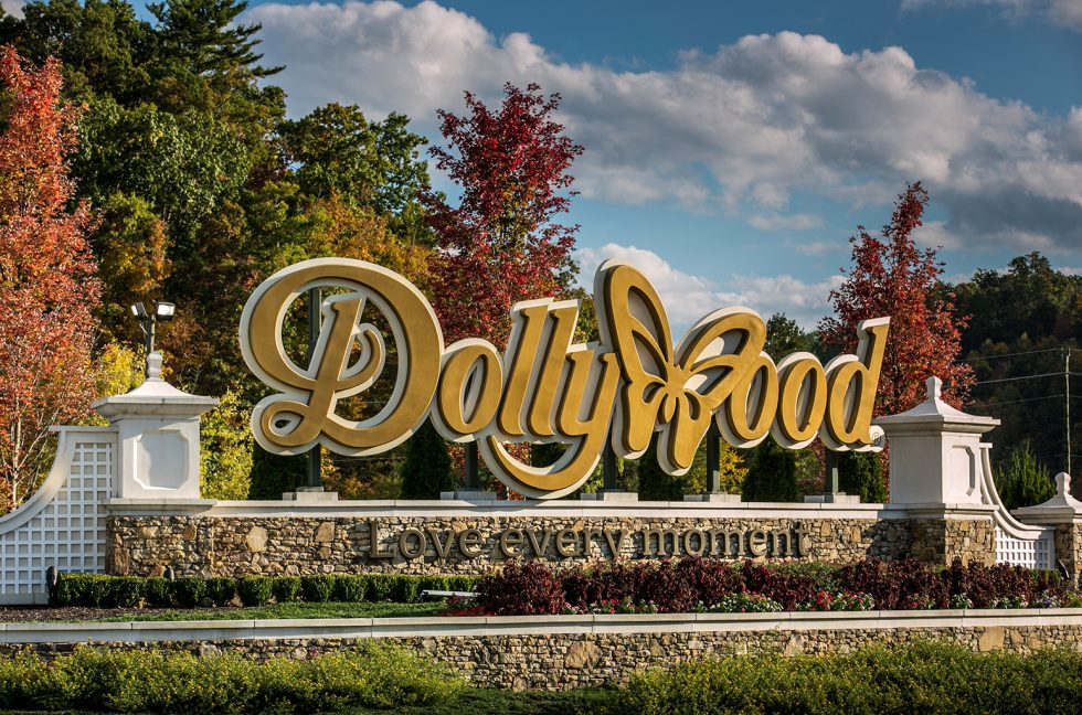 dollywood-sign-billboard-1548 | Hammer Travel